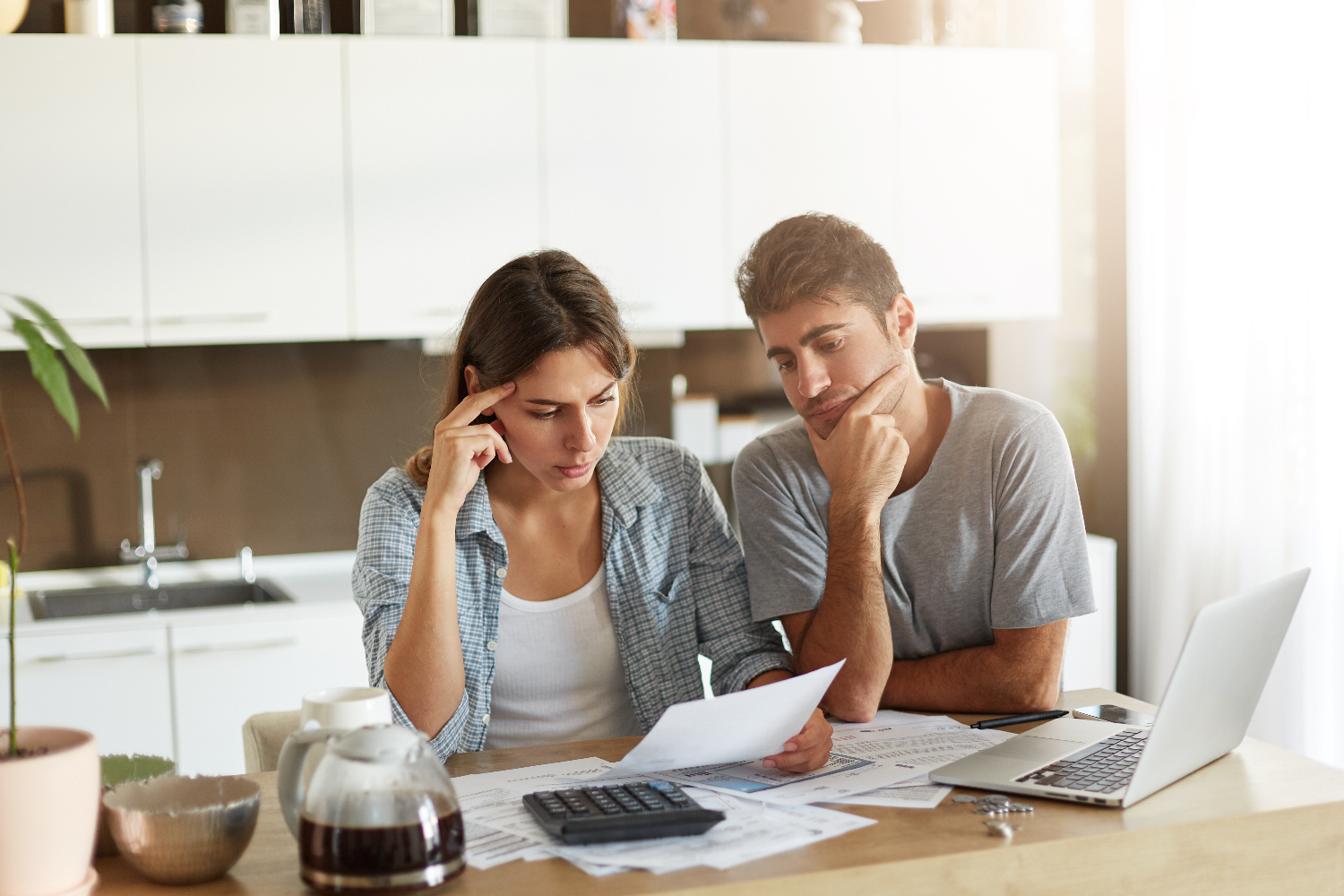 An Expert’s Guide to Breaking Out of the Paycheck-to-Paycheck Cycle